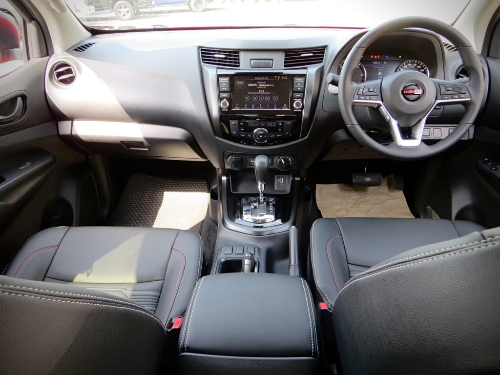 (RHD) NISSAN NAVARA PRO 4X 4WD - RED - pap prosperity co.,ltd